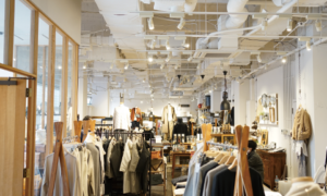 atick | 舞鶴湾を望む高台に誕生した複合施設「atick（アティック）」。隠れ家的空間でお買い物や体験をお楽しみいただけます。