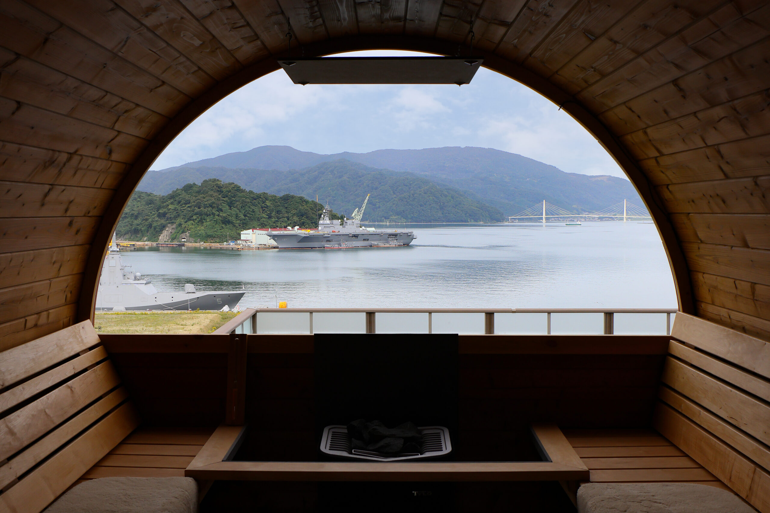 atick | 舞鶴湾を望む高台に誕生した複合施設「atick（アティック）」。隠れ家的空間でお買い物や体験をお楽しみいただけます。